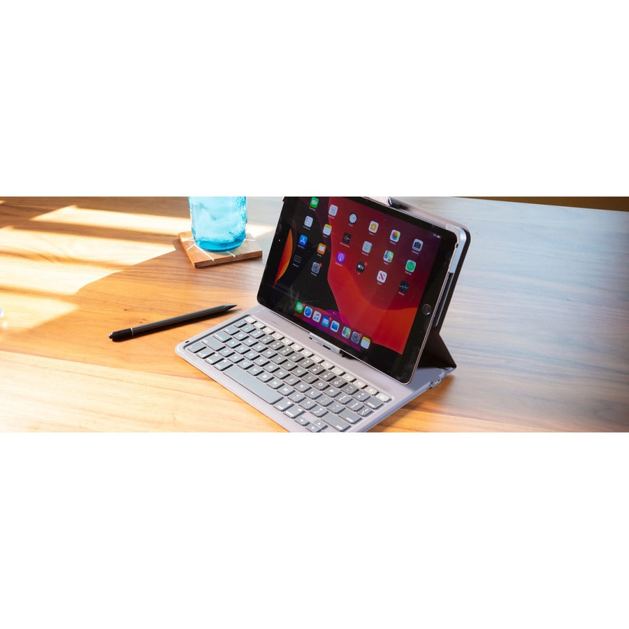 Zagg messenger folio store